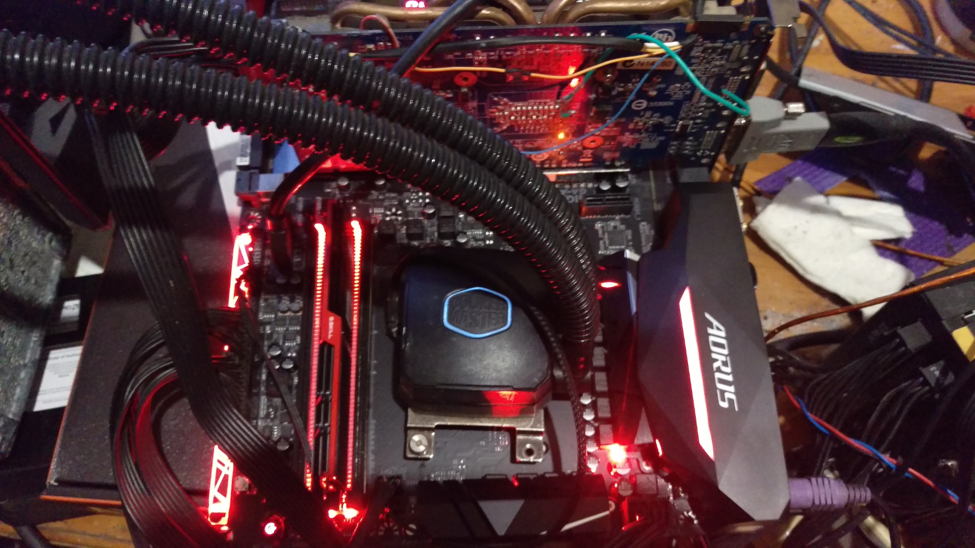 Nuovo record con memorie DDR4 e CPU AMD Ryzen - HW Legend